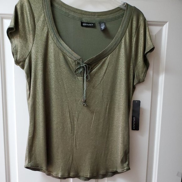 IDE9LOGY | Tops | Ideology Green Gold Lamay Spring Vineyard | Poshmark